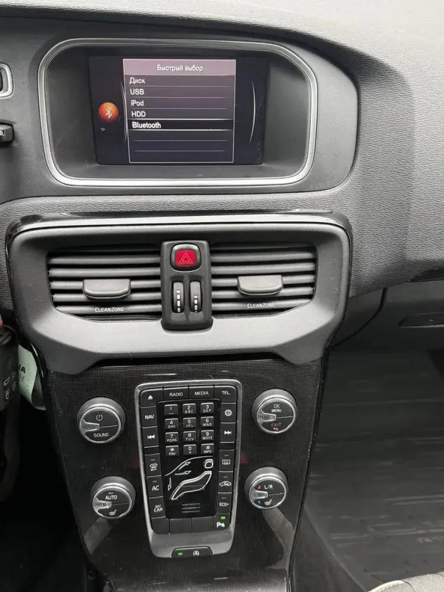 Melns Volvo V40 2019 Rīga, ar dzinēja tilpumu 1.50 L un nobraukumu 137 tūkst. km par 11800 €, foto 8 vietnē AUTOMOTO.COM.LV
