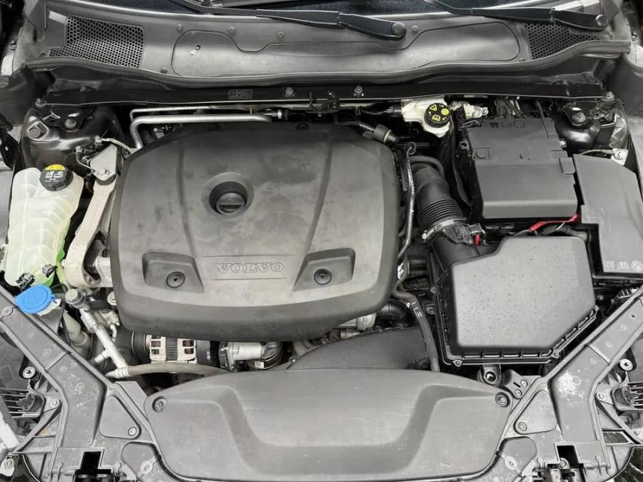 Melns Volvo V40 2019 Rīga, ar dzinēja tilpumu 1.50 L un nobraukumu 137 tūkst. km par 11800 €, foto 14 vietnē AUTOMOTO.COM.LV