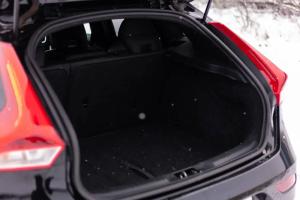 Melns Volvo V40 2019 Rīga, ar dzinēja tilpumu 2.00 L un nobraukumu 169 tūkst. km par 12995 €, foto 7 vietnē AUTOMOTO.COM.LV