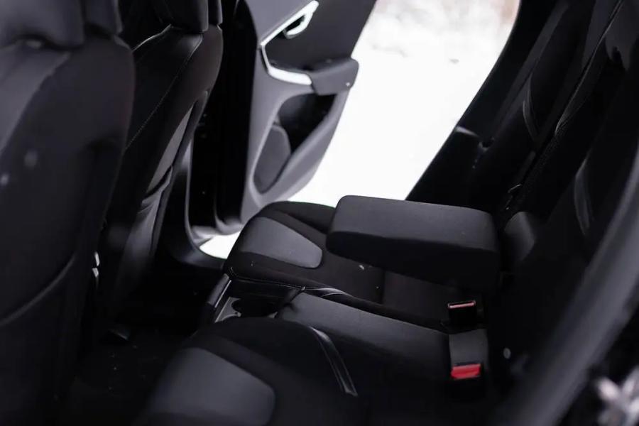 Melns Volvo V40 2019 Rīga, ar dzinēja tilpumu 2.00 L un nobraukumu 169 tūkst. km par 12995 €, foto 10 vietnē AUTOMOTO.COM.LV