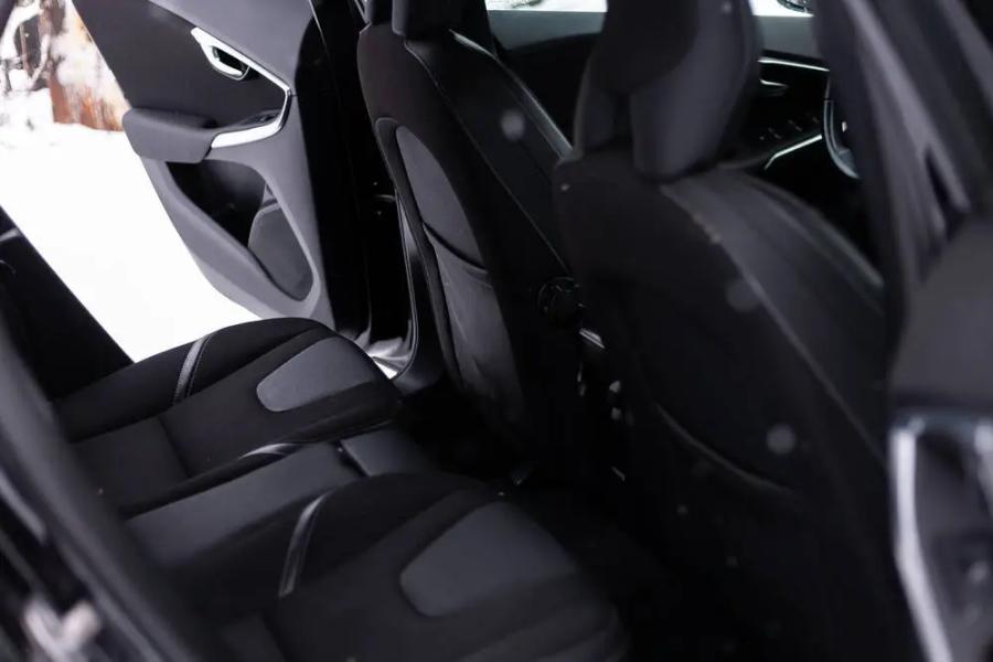 Melns Volvo V40 2019 Rīga, ar dzinēja tilpumu 2.00 L un nobraukumu 169 tūkst. km par 12995 €, foto 11 vietnē AUTOMOTO.COM.LV