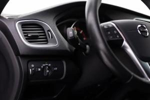 Melns Volvo V40 2019 Rīga, ar dzinēja tilpumu 2.00 L un nobraukumu 169 tūkst. km par 12995 €, foto 15 vietnē AUTOMOTO.COM.LV