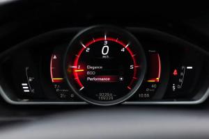 Melns Volvo V40 2019 Rīga, ar dzinēja tilpumu 2.00 L un nobraukumu 169 tūkst. km par 12995 €, foto 26 vietnē AUTOMOTO.COM.LV