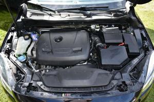 Black Volvo V40 2019 in Vilnius, with an engine capacity of 1.50 L and mileage of 248 thousand km for 9700 €, photo 10 on AUTOMOTO.COM.LV