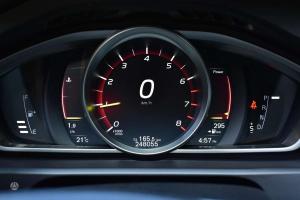 Black Volvo V40 2019 in Vilnius, with an engine capacity of 1.50 L and mileage of 248 thousand km for 9700 €, photo 13 on AUTOMOTO.COM.LV