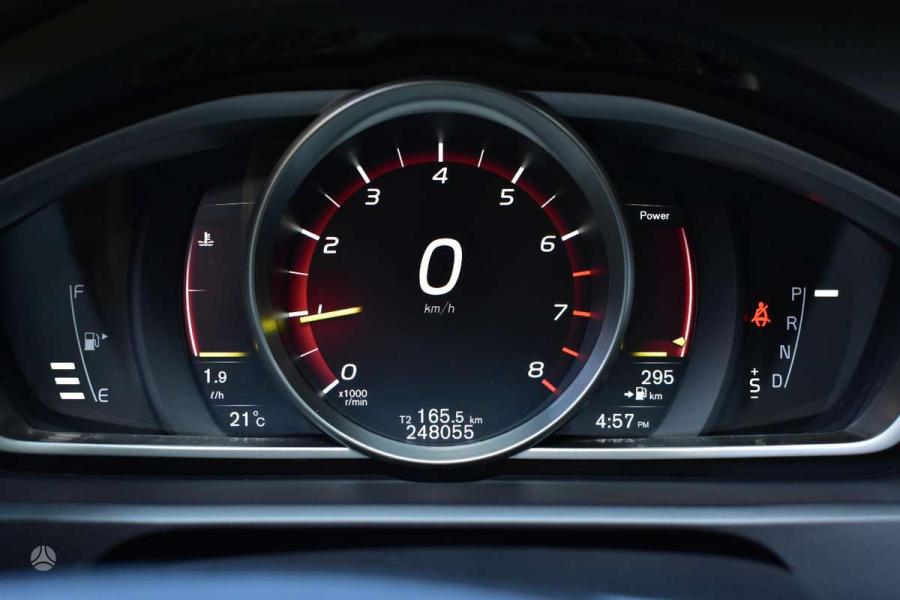Black Volvo V40 2019 in Vilnius, with an engine capacity of 1.50 L and mileage of 248 thousand km for 9700 €, photo 13 on AUTOMOTO.COM.LV