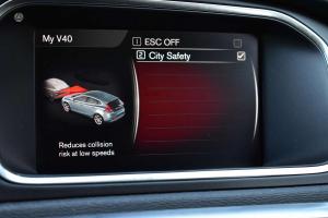 Black Volvo V40 2019 in Vilnius, with an engine capacity of 1.50 L and mileage of 248 thousand km for 9700 €, photo 15 on AUTOMOTO.COM.LV