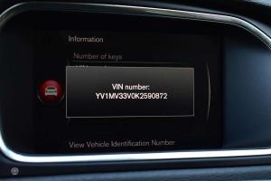 Black Volvo V40 2019 in Vilnius, with an engine capacity of 1.50 L and mileage of 248 thousand km for 9700 €, photo 16 on AUTOMOTO.COM.LV