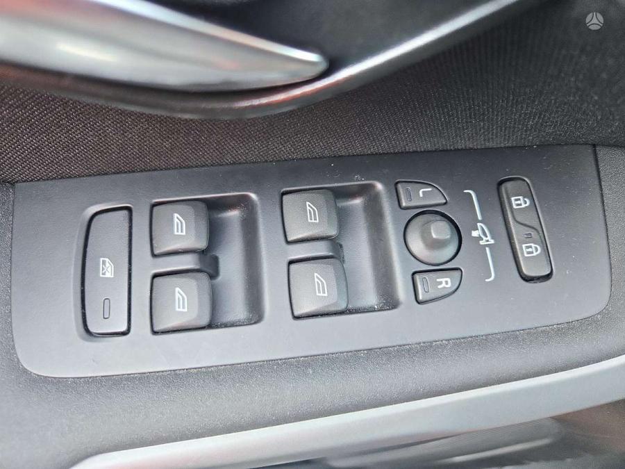 Черный Вольво В40 2019 в Вильнюс, объемом двигателя 1.97 л и пробегом 158 тыс. км за 9000 €, фото 11 на AUTOMOTO.COM.LV