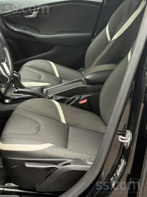 Black Volvo V40 2019 in Riga, with an engine capacity of 1.50 L and mileage of 0 thousand km for 10800 €, photo 9 on AUTOMOTO.COM.LV