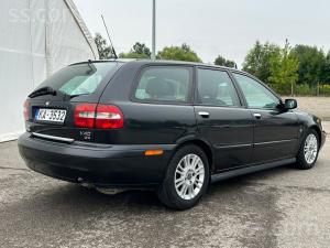 Melns Volvo V40 2004 Jelgava, ar dzinēja tilpumu 1.90 L un nobraukumu 317 tūkst. km par 950 €, foto 5 vietnē AUTOMOTO.COM.LV