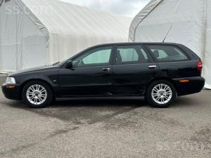 Melns Volvo V40 2004 Jelgava, ar dzinēja tilpumu 1.90 L un nobraukumu 317 tūkst. km par 950 €, foto 6 vietnē AUTOMOTO.COM.LV
