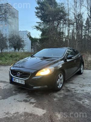 Black Volvo V40 2014 in Jurmala, with an engine capacity of 1.60 L and mileage of 239 thousand km for 5900 €, photo  on AUTOMOTO.COM.LV