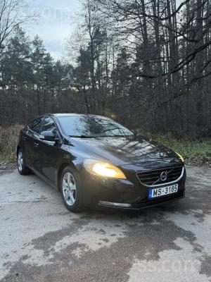 Melns Volvo V40 2014 Jūrmala, ar dzinēja tilpumu 1.60 L un nobraukumu 239 tūkst. km par 5900 €, foto 3 vietnē AUTOMOTO.COM.LV