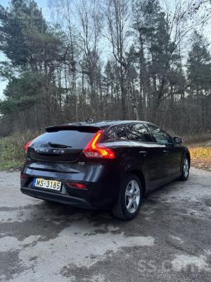 Melns Volvo V40 2014 Jūrmala, ar dzinēja tilpumu 1.60 L un nobraukumu 239 tūkst. km par 5900 €, foto 5 vietnē AUTOMOTO.COM.LV