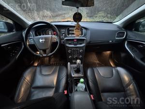 Melns Volvo V40 2014 Jūrmala, ar dzinēja tilpumu 1.60 L un nobraukumu 239 tūkst. km par 5900 €, foto 8 vietnē AUTOMOTO.COM.LV