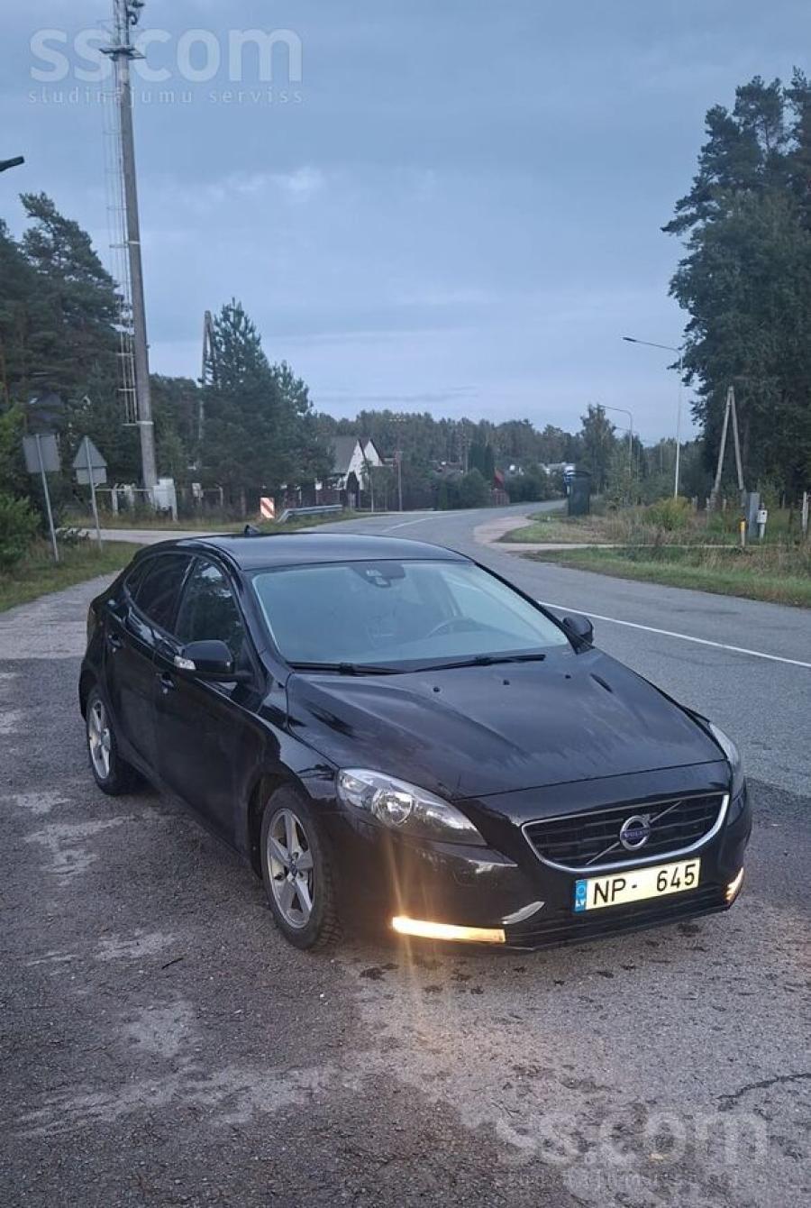 Melns Volvo V40 2014 Rīga, ar dzinēja tilpumu 2.00 L un nobraukumu 354 tūkst. km par 7200 €, foto 1 vietnē AUTOMOTO.COM.LV