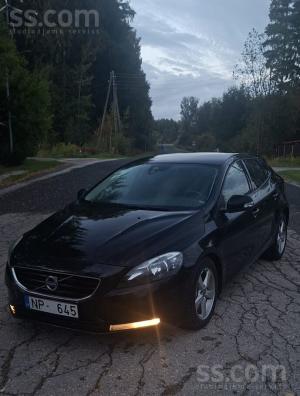 Melns Volvo V40 2014 Rīga, ar dzinēja tilpumu 2.00 L un nobraukumu 354 tūkst. km par 7200 €, foto 5 vietnē AUTOMOTO.COM.LV