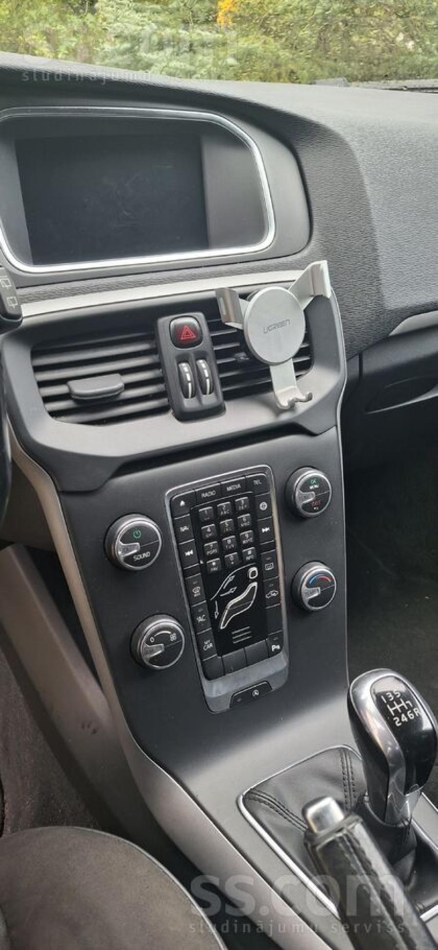 Melns Volvo V40 2014 Rīga, ar dzinēja tilpumu 2.00 L un nobraukumu 354 tūkst. km par 7200 €, foto 11 vietnē AUTOMOTO.COM.LV