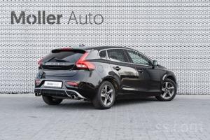 Black Volvo V40 2018 in Riga, with an engine capacity of 2.00 L and mileage of 205 thousand km for 10490 €, photo 5 on AUTOMOTO.COM.LV