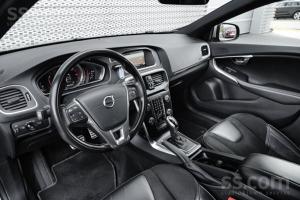 Black Volvo V40 2018 in Riga, with an engine capacity of 2.00 L and mileage of 205 thousand km for 10490 €, photo 10 on AUTOMOTO.COM.LV
