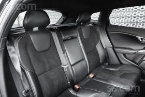 Black Volvo V40 2018 in Riga, with an engine capacity of 2.00 L and mileage of 205 thousand km for 10490 €, photo 18 on AUTOMOTO.COM.LV