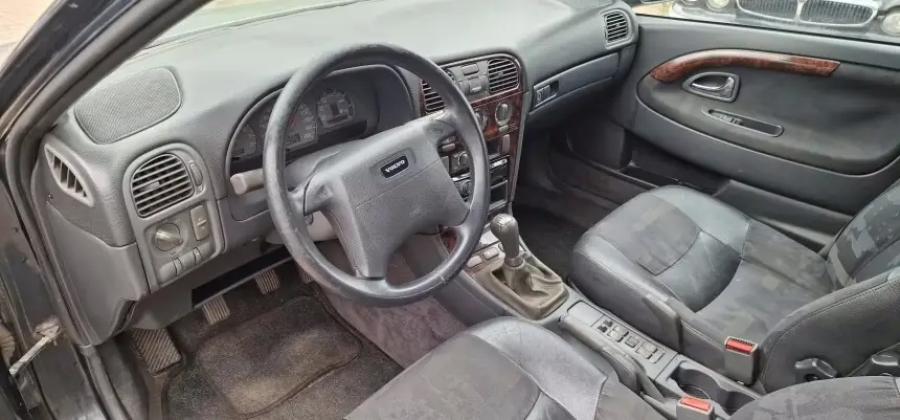 Melns Volvo V40 1998 Valmiera, ar dzinēja tilpumu 2.00 L un nobraukumu 168 tūkst. km par 670 €, foto 11 vietnē AUTOMOTO.COM.LV