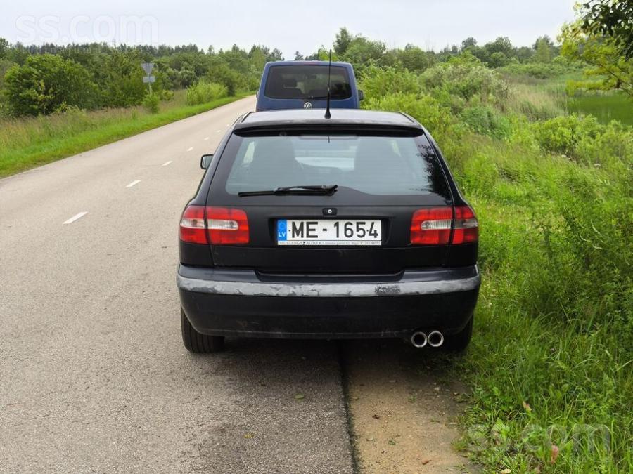 Black Volvo V40 2000 in Riga, with an engine capacity of 1.90 L and mileage of 242 thousand km for 1450 €, photo 4 on AUTOMOTO.COM.LV