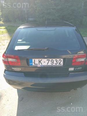 Melns Volvo V40 2001 Rīga, ar dzinēja tilpumu 1.90 L un nobraukumu 382 tūkst. km par 1000 €, foto 5 vietnē AUTOMOTO.COM.LV