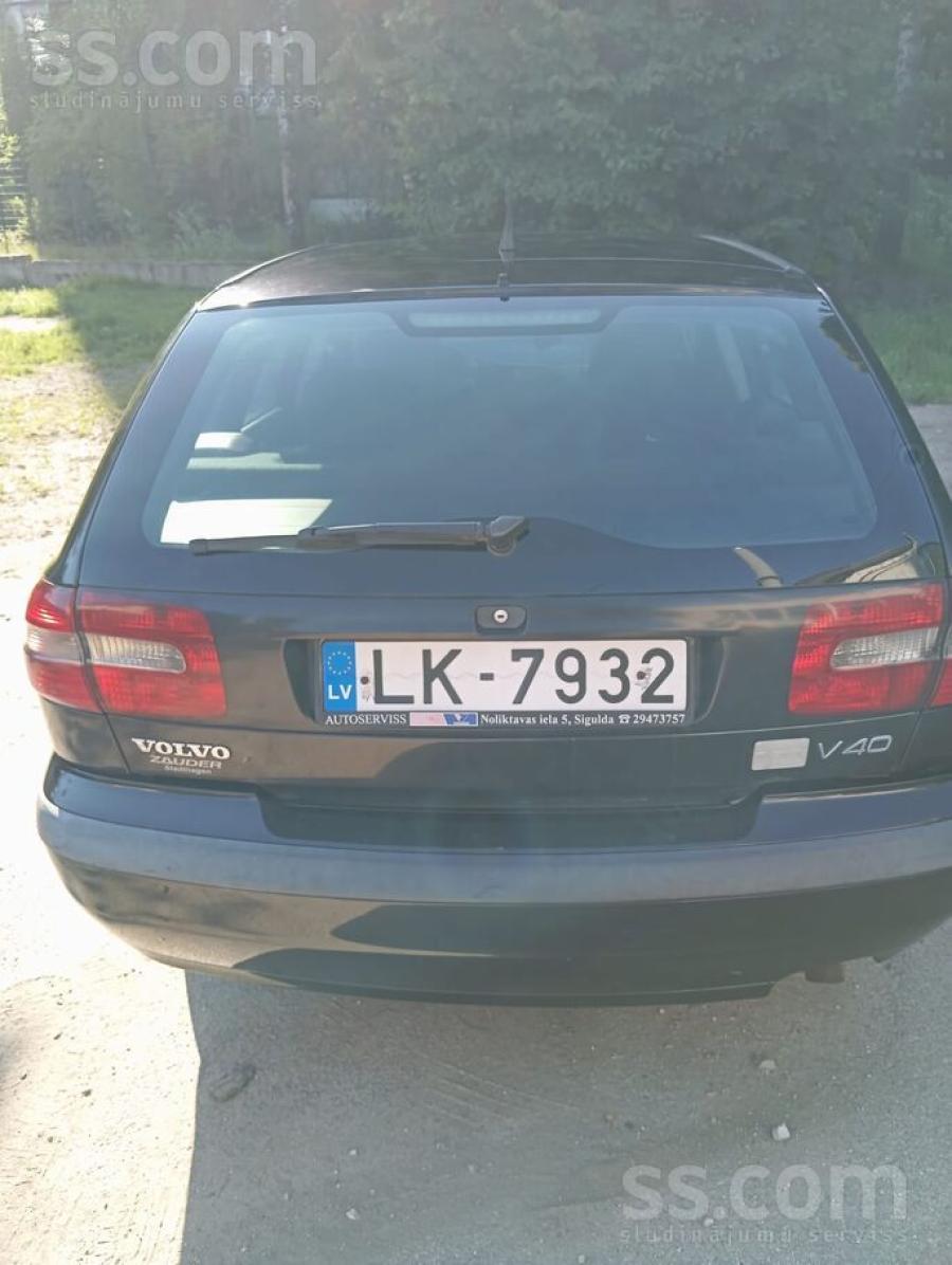 Melns Volvo V40 2001 Rīga, ar dzinēja tilpumu 1.90 L un nobraukumu 382 tūkst. km par 1000 €, foto 5 vietnē AUTOMOTO.COM.LV
