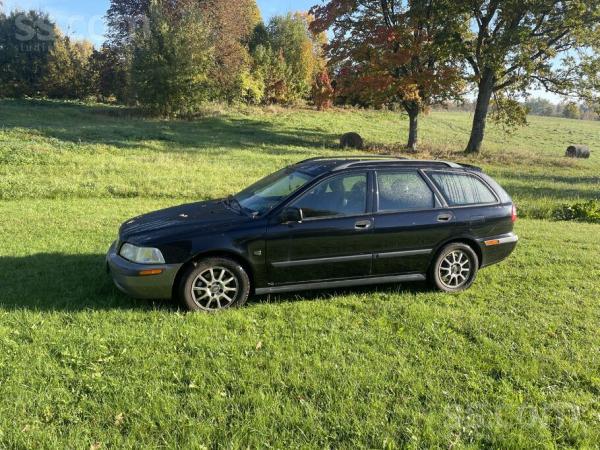 Вольво В40 2001 в Мадона на AUTOMOTO.COM.LV Черный Вольво В40 2001 в Мадона, объемом двигателя 1.90 л и пробегом 279 тыс. км за 1050 €, фото 7 на AUTOMOTO.COM.LV