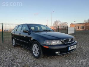 Melns Volvo V40 2002 Saldus, ar dzinēja tilpumu 1.80 L un nobraukumu 248 tūkst. km par 6150 €, foto 3 vietnē AUTOMOTO.COM.LV
