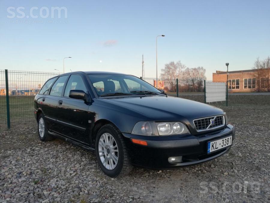 Melns Volvo V40 2002 Saldus, ar dzinēja tilpumu 1.80 L un nobraukumu 248 tūkst. km par 6150 €, foto 3 vietnē AUTOMOTO.COM.LV