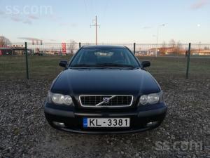 Melns Volvo V40 2002 Saldus, ar dzinēja tilpumu 1.80 L un nobraukumu 248 tūkst. km par 6150 €, foto 5 vietnē AUTOMOTO.COM.LV