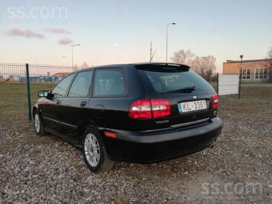 Melns Volvo V40 2002 Saldus, ar dzinēja tilpumu 1.80 L un nobraukumu 248 tūkst. km par 6150 €, foto 11 vietnē AUTOMOTO.COM.LV