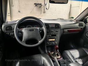 Melns Volvo V40 2002 Viljandi, ar dzinēja tilpumu 1.90 L un nobraukumu 170 tūkst. km par 3490 €, foto 3 vietnē AUTOMOTO.COM.LV