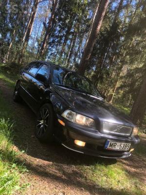 Black Volvo V40 2002 in Liepaja, with an engine capacity of 1.90 L and mileage of 0 thousand km for 700 €, photo  on AUTOMOTO.COM.LV