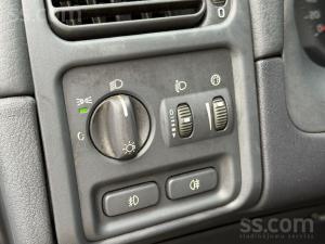 Melns Volvo V40 2002 Rīga, ar dzinēja tilpumu 1.90 L un nobraukumu 385 tūkst. km par 990 €, foto 10 vietnē AUTOMOTO.COM.LV