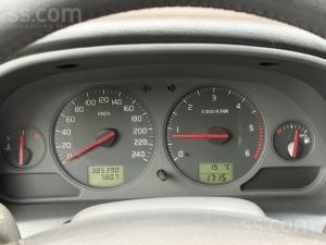 Melns Volvo V40 2002 Rīga, ar dzinēja tilpumu 1.90 L un nobraukumu 385 tūkst. km par 990 €, foto 14 vietnē AUTOMOTO.COM.LV