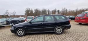 Black Volvo V40 2002 in Valmiera, with an engine capacity of 1.90 L and mileage of 264 thousand km for 1500 €, photo 6 on AUTOMOTO.COM.LV