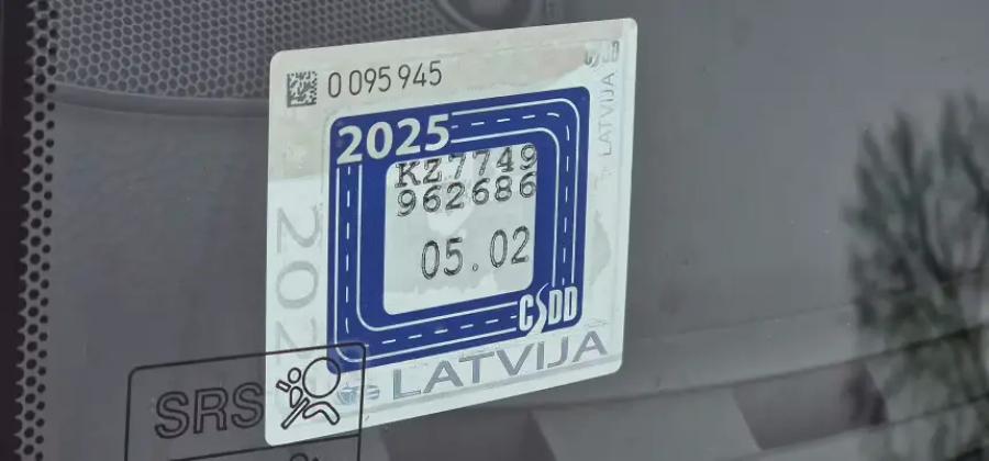 Black Volvo V40 2002 in Valmiera, with an engine capacity of 1.90 L and mileage of 264 thousand km for 1500 €, photo 12 on AUTOMOTO.COM.LV