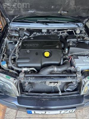 Melns Volvo V40 2002 Daugavpils, ar dzinēja tilpumu 1.90 L un nobraukumu 390 tūkst. km par 1600 €, foto 3 vietnē AUTOMOTO.COM.LV