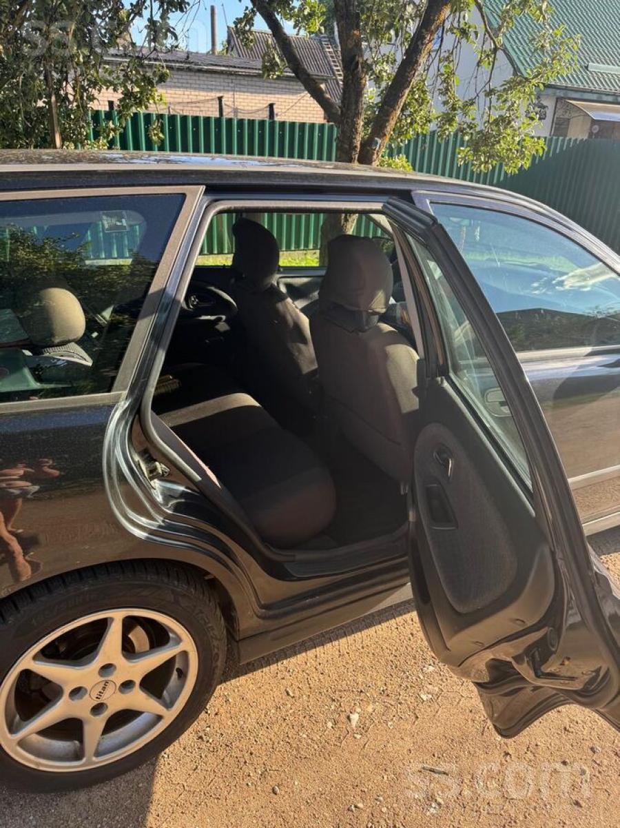 Melns Volvo V40 2002 Daugavpils, ar dzinēja tilpumu 1.90 L un nobraukumu 390 tūkst. km par 1600 €, foto 8 vietnē AUTOMOTO.COM.LV