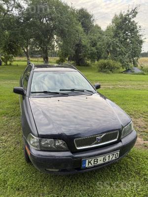 Black Volvo V40 2002 in Valmiera, with an engine capacity of 1.90 L and mileage of 269 thousand km for 1100 €, photo 5 on AUTOMOTO.COM.LV