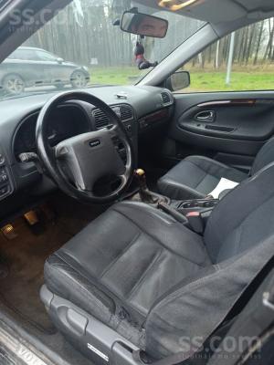 Black Volvo V40 2003 in Riga, with an engine capacity of 1.90 L and mileage of 392 thousand km for 800 €, photo 8 on AUTOMOTO.COM.LV
