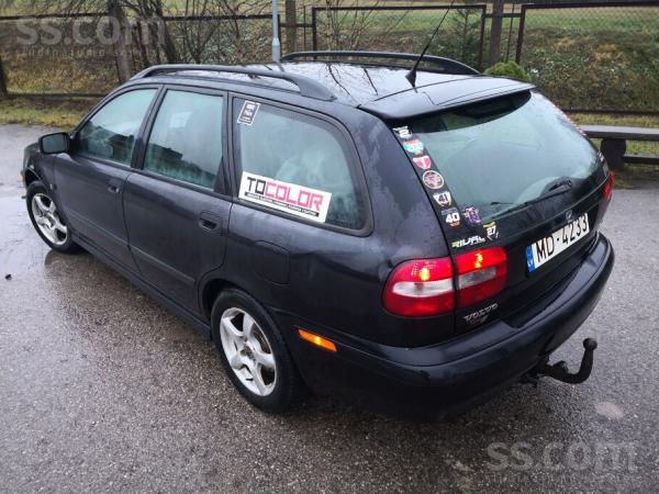 Black Volvo V40 2003 in Valka, with an engine capacity of 1.90 L and mileage of 384 thousand km for 850 €, photo 4 on AUTOMOTO.COM.LV