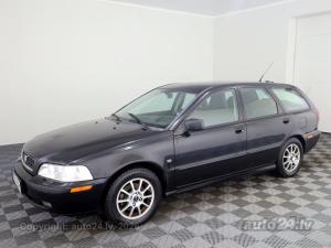 Black Volvo V40 2003 in Tallinn, with an engine capacity of 1.90 L and mileage of 355 thousand km for 599 €, photo 2 on AUTOMOTO.COM.LV
