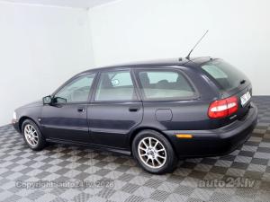 Black Volvo V40 2003 in Tallinn, with an engine capacity of 1.90 L and mileage of 355 thousand km for 599 €, photo 4 on AUTOMOTO.COM.LV