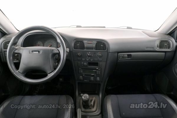 Melns Volvo V40 2003 Tallina, ar dzinēja tilpumu 1.90 L un nobraukumu 355 tūkst. km par 599 €, foto 5 vietnē AUTOMOTO.COM.LV
