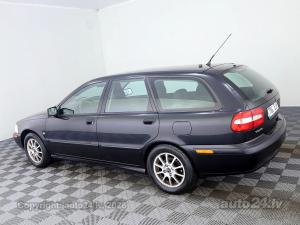 Melns Volvo V40 2003 Tallina, ar dzinēja tilpumu 1.90 L un nobraukumu 355 tūkst. km par 599 €, foto 4 vietnē AUTOMOTO.COM.LV